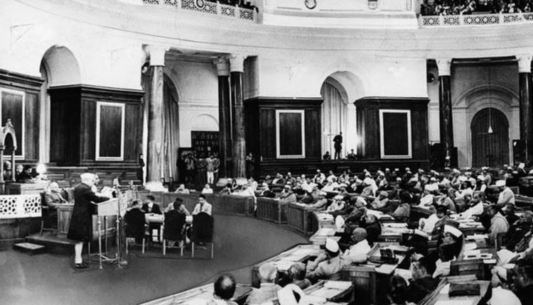 ഭരണഘടനാ നിര്‍മ്മാണസഭയുടെ സെക്രട്ടറി ആരായിരുന്നു 1